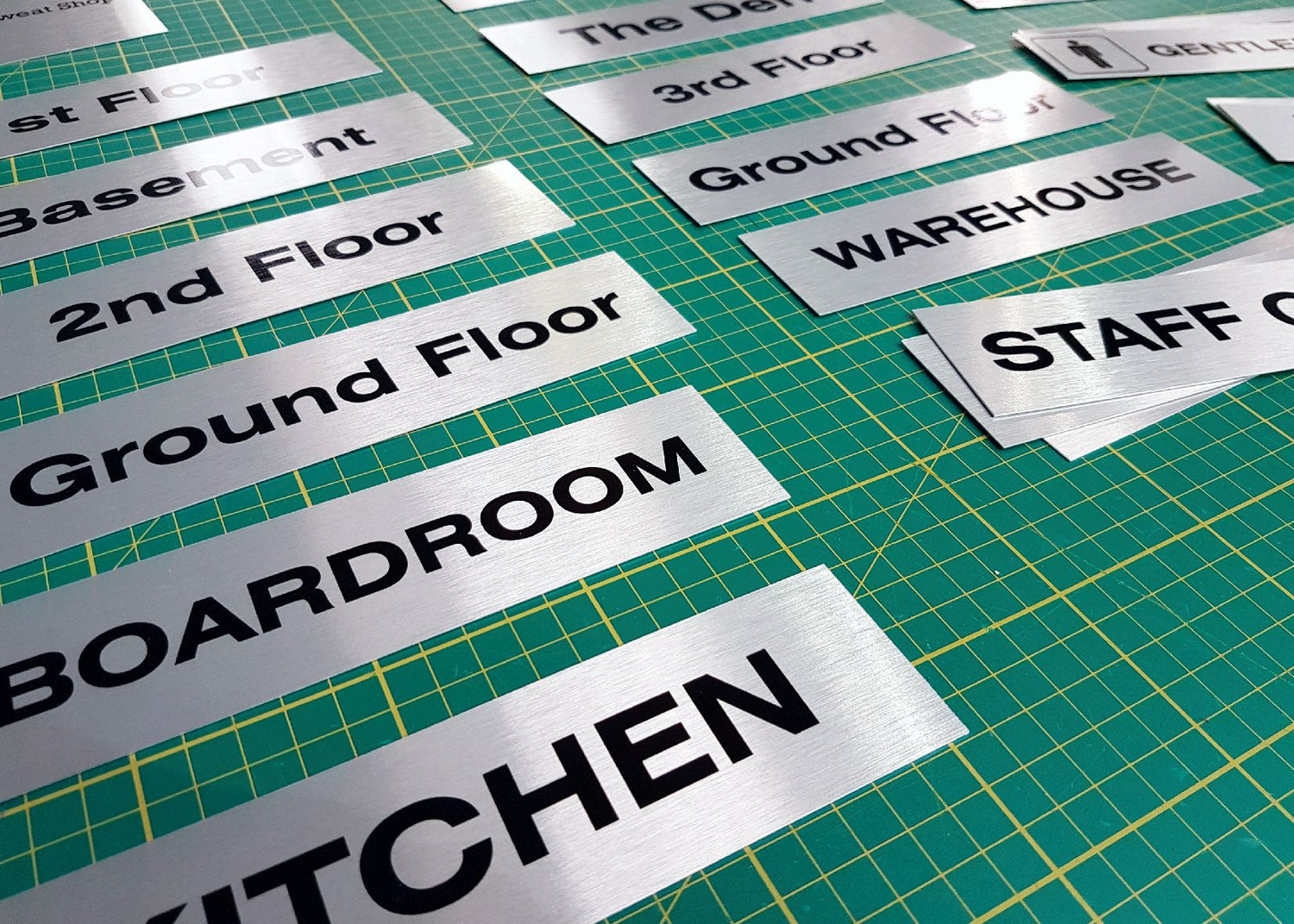 Snapshot, Slimline Aluminium Door Signs – Viro Display